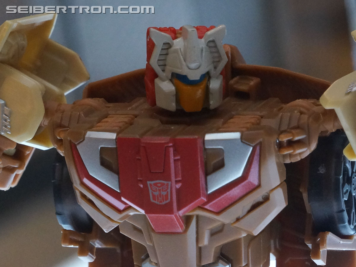 Hasbro Display: Titans Return Photo Gallery - Transformers