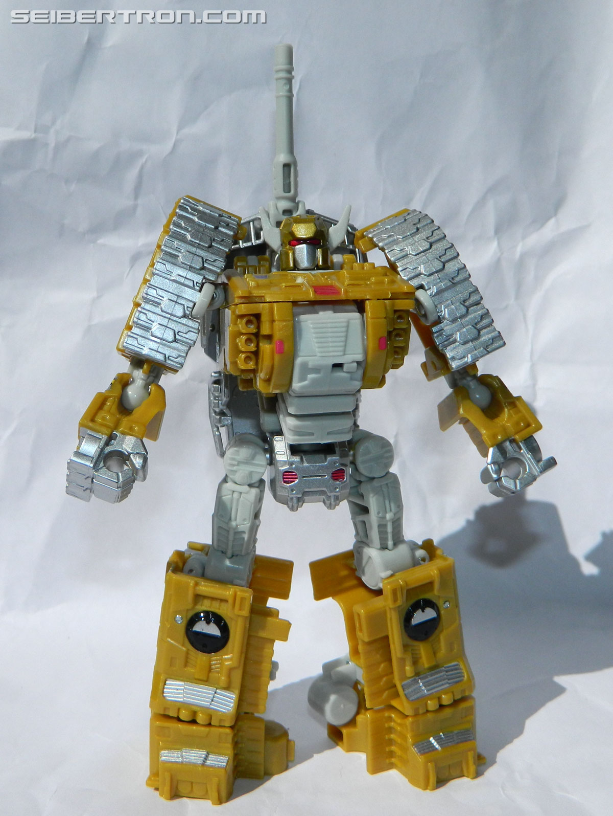 Combiner Wars Liokaiser In-Hand Pics - Transformers