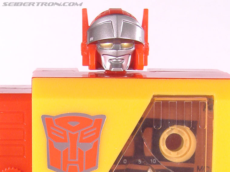 Transformers Collection Blaster (Broadcast) (Reissue) Toy Gallery ...